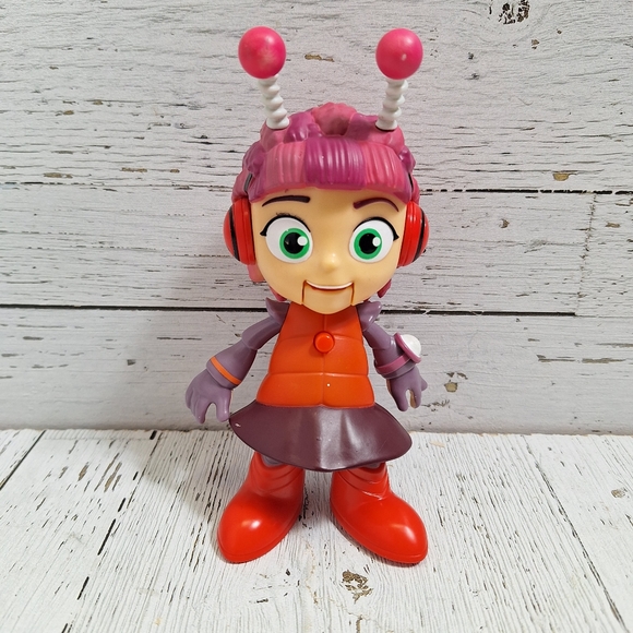 Beat Bugs | Toys | Netflix Beat Bugs Interactive Singing Kumi Ladybug ...